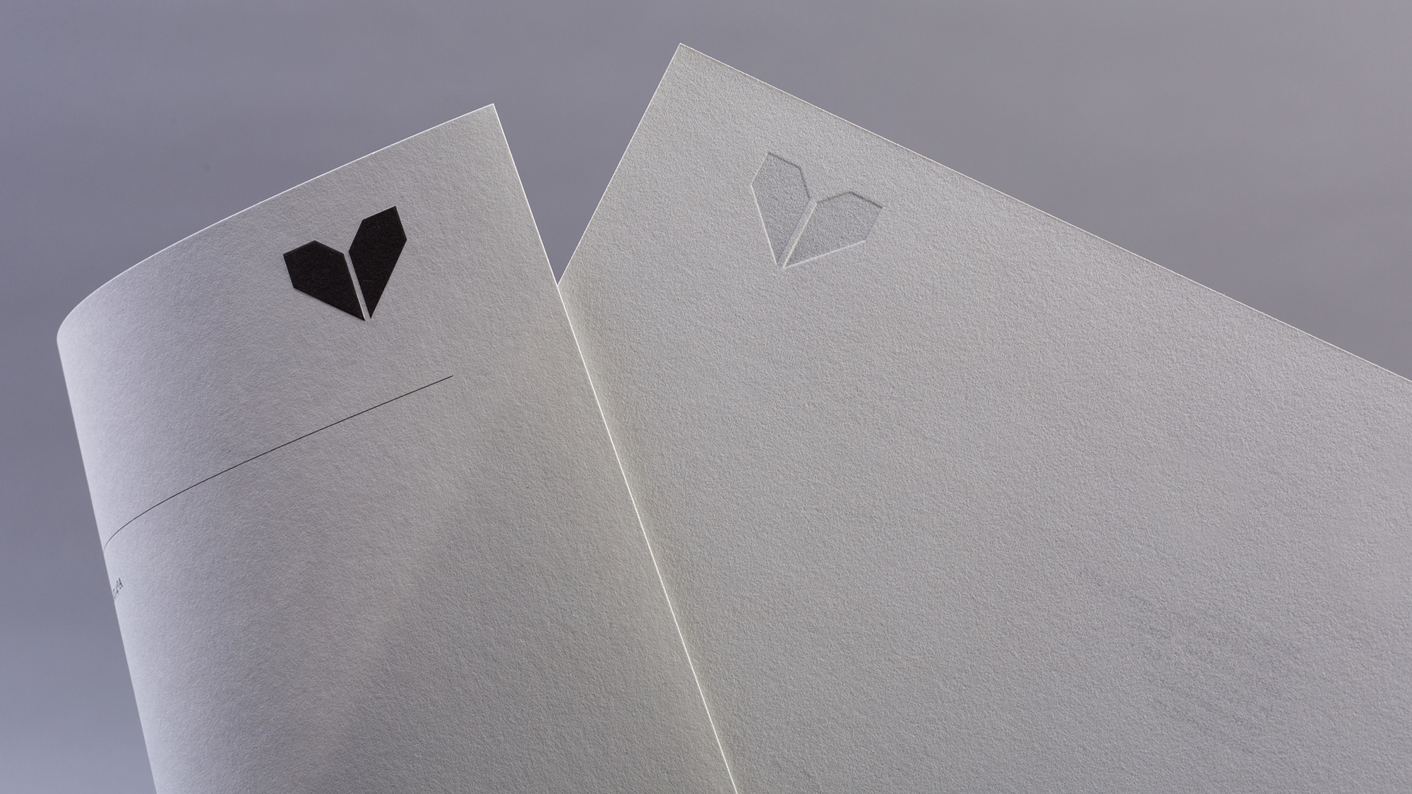 Cómo dar relieve a tus diseños, Golpe en seco, Barniz UVI, Barniz 3d ...