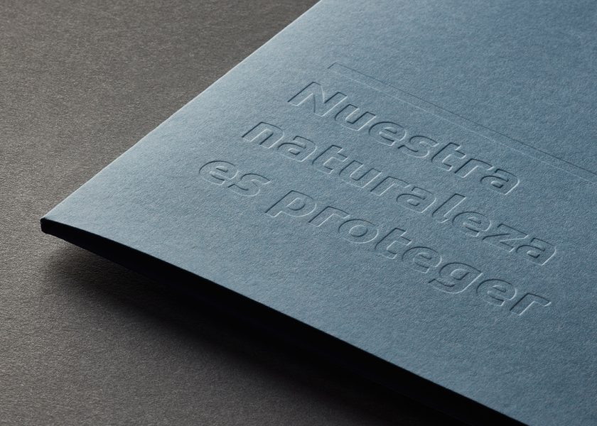 Acabados especiales: Relieve, Golpe en seco, Troquelado, Barniz | Minke